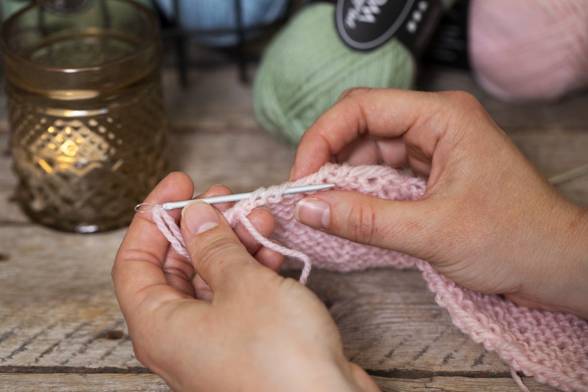 Stickning för nybörjare: lär dig sticka med hjälp av filmer - CChobby Blog